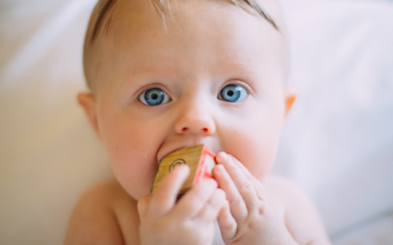 The development of babies’ eyesight | Lenstore.co.uk