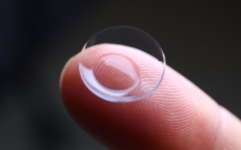 What is a contact lens fitting | Lenstore.co.uk